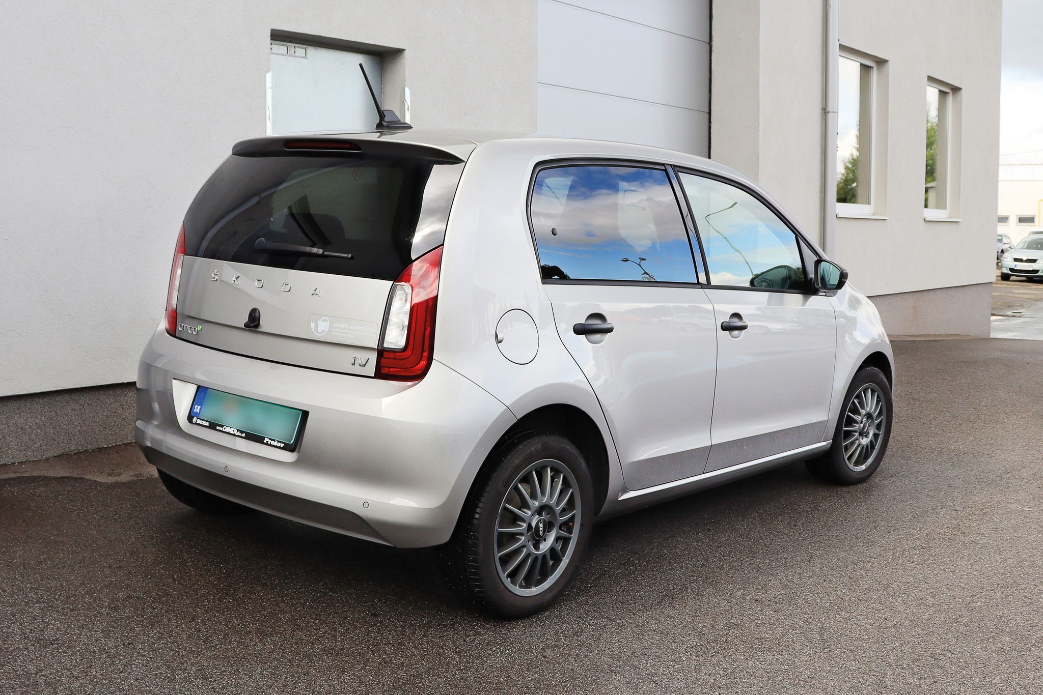 Prvý elektromobil v našej lakovni | POCAR Prešov